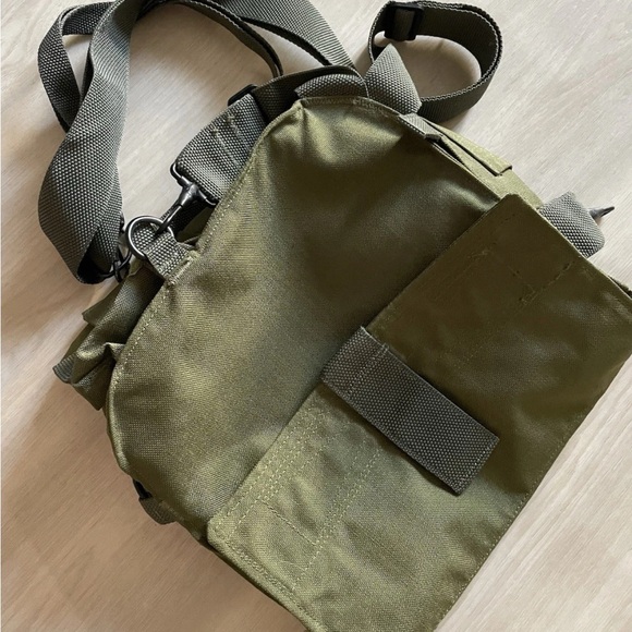 Bags | Vintage Military M4 Gas Mask Bag Od Green Carrier Army Pack ...